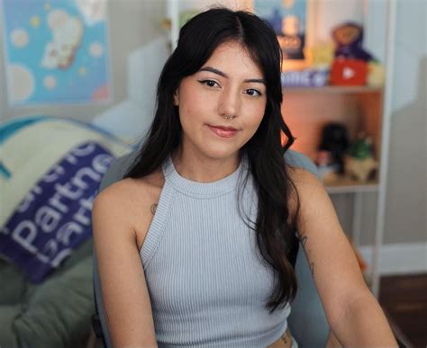 Emme Reacts Rreactgirlsofyt