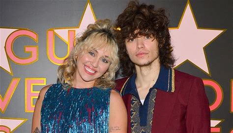 بعد 4 سنوات من الحب خطوبة مايلي سايروس وماكس موراندو رسمياً موقع 24