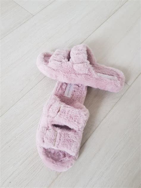 Тапочки — ціна 500 грн у каталозі Капці Купити жіночі речі за доступною ціною на Шафі Україна