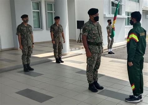 Penyerahan Bendera Briged Kesembilan Infantri Malaysia Facebook