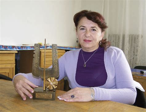 Maria Loga în Război Cu Fiul Mariei Apostol Vertical