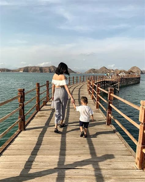 Hot Mama Kece Intip 10 Potret Laura Basuki Taking Care Of Her Only Son That Rarely Gets Attention