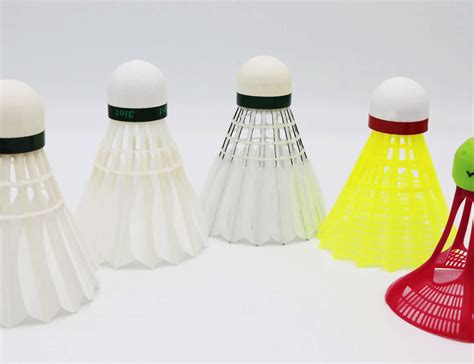 Badmintonbälle Guide Die Richtigen Federbälle Auswählen