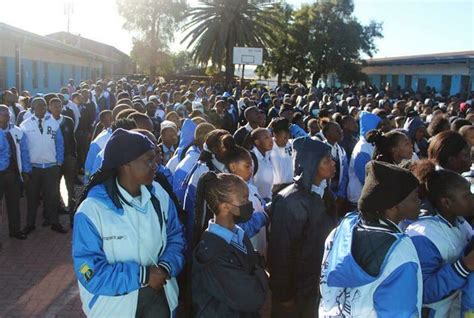 Gomora Actors Hand Out Matric Dresses And Suits To The Less Fortunate Alex News