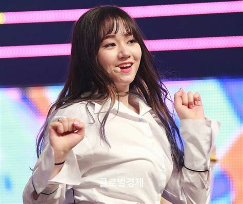 Credit To Simplykpop 프리스틴 Pristin 카일라 Kyla