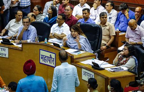 Guards Soon To Be Deployed In All Mcd Run Schools Delhi Mayor Et Education