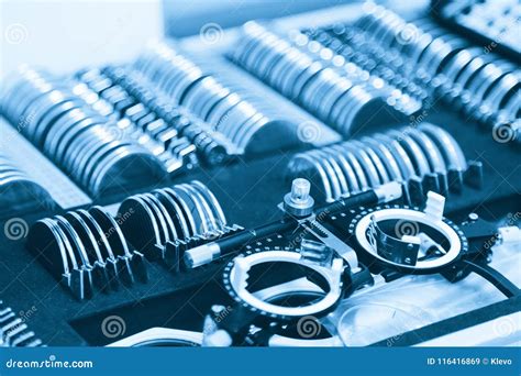 A Set Of Replaceable Lenses And A Special Universal Trial Ophthalmic