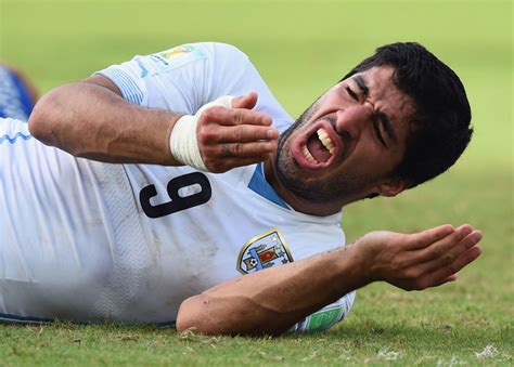 In Pictures Suarez Bite Irish Mirror Online