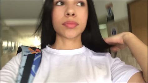 Estoy Tan Caliente que me Masturbo En El Baño De La Universidad OH SI