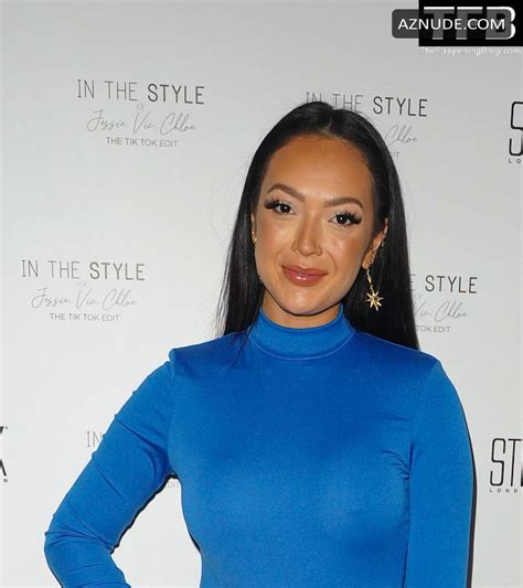 Sharon Gaffka Sexy Seen Showing Off Her Pierced Boobs At The Inthestyle