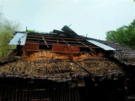 သဲကုန်းမြို့နယ်တွင် လေပြင်းတိုက်ခတ်၍ မိုးသည်းထန်စွာရွာသွန်းမှုကြောင့် နေအိမ် ၃ လုံး အမိုးလန် ပ