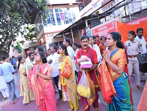 Mlc Kavitha Visits Kamakhya Devi Temple In Guwahati Hydnow