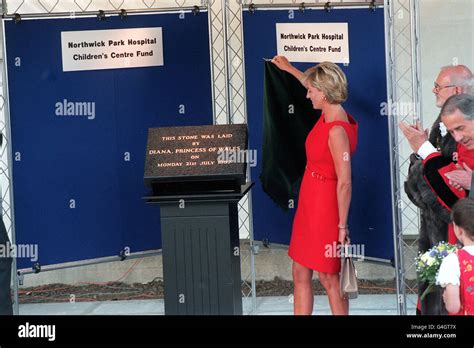 Pa News Photo 21797 Diana Princess Of Wales Unveiling A Foundation