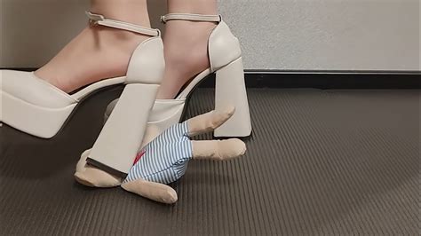 【Crush Asmr】High Heel Crush Doll - YouTube
