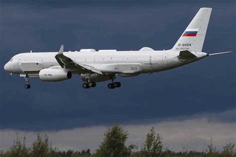 Российские военные испытали модернизированный самолет разведчик Ту Р