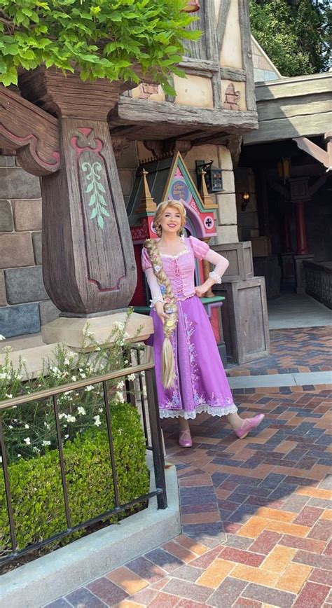 Rapunzel Disney Poses Cute Disney Pictures Disney World Characters