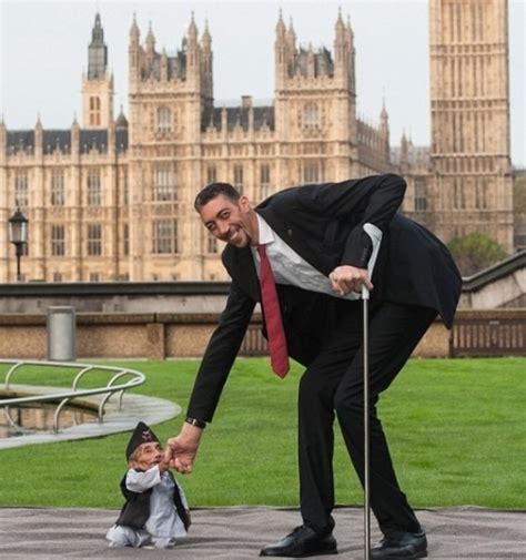 세상에서 제일 키큰 사람과 가장 작은 사람 이야기 네이버 블로그