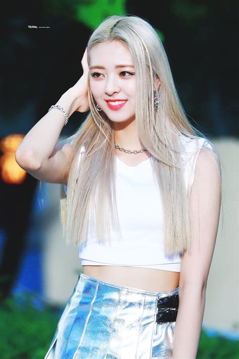 Yuna Pics Yunaspics Twitter Itzy Kpop Fashion Outfits Kpop Girls