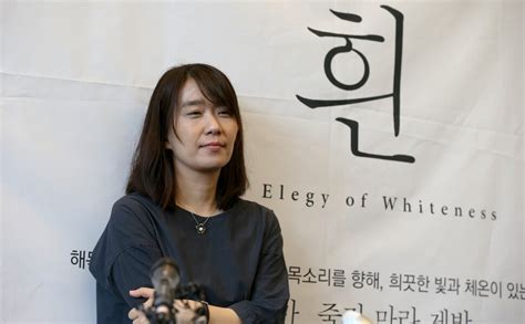 한강 ‘소년이 온다 2030 세대가 역주행 이끈 이유는 책and생각 문화 뉴스 한겨레