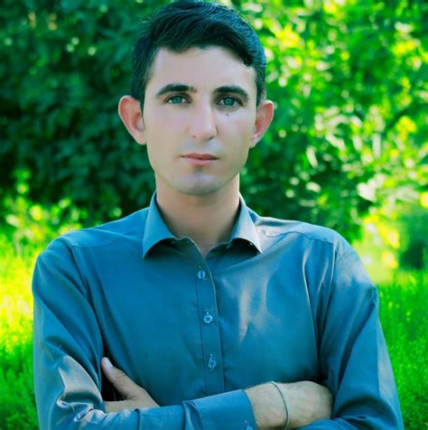 وه ملته دا څه خال دی 😁 چې هغه بوتل به چيرته دننه شوي وي🥴