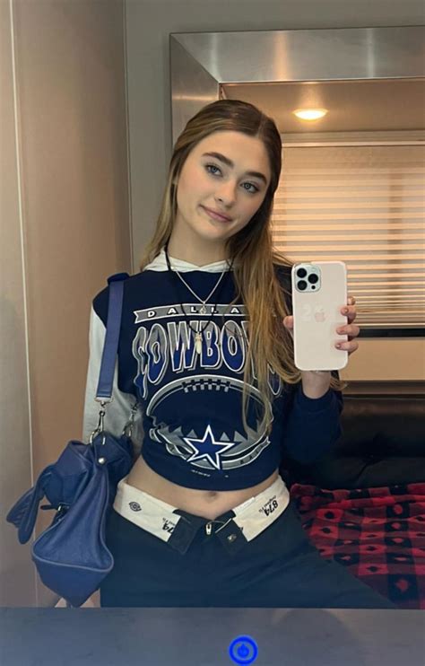 Lizzy Greene R Ladiesofnickelodeon