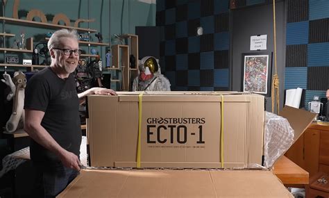 Ghostbusters Ecto 1 1 6 Scale Model Is Huge And Extremely Detailed Priced To Match Autoevolution