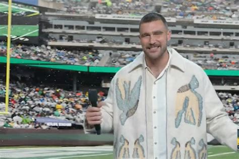 Travis Kelce Makes Surprise Snl Appearance In Taylor Swift Skit