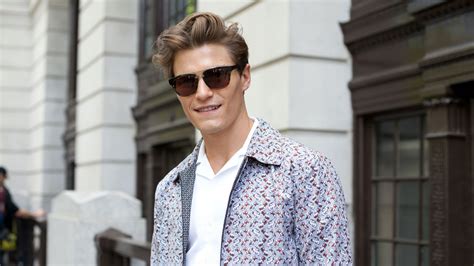 Cómo Combinar Ropa De Hombre Con Sólo 5 Camisas Distintas Gq