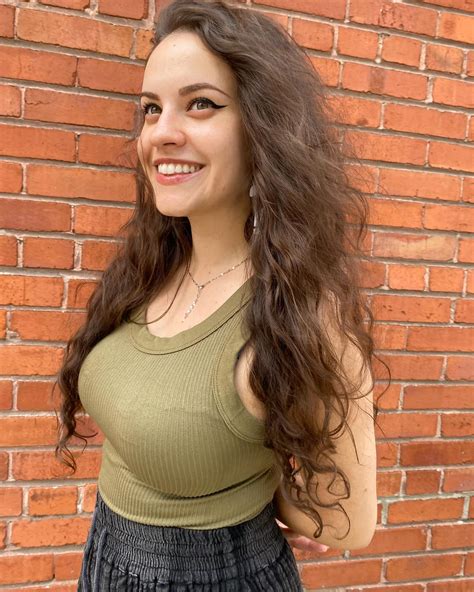 Quinn Finite Bio Age Career Net Worth Babefriend Education