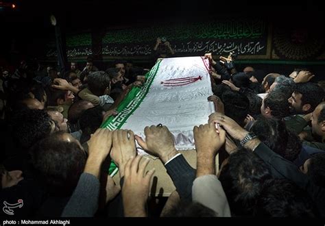وداع با پیکر مطهر شهید مدافع حرم، میثم نجفی در معراج شهدا عکس تسنیم