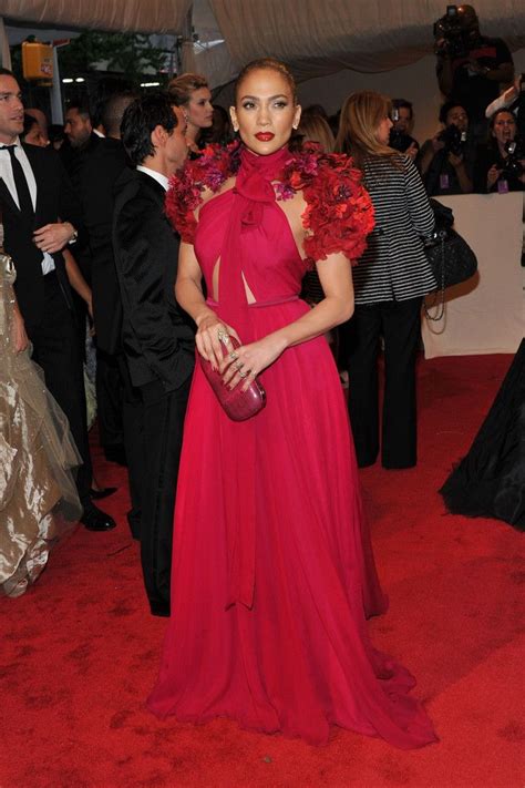 Jennifer Lopezs Most Daring Dresses Of All Time Beautiful Frocks