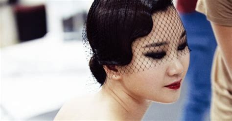 화보 장윤주 화보 공개 숨 막히는 S라인과 붉은 입술 매혹적이네