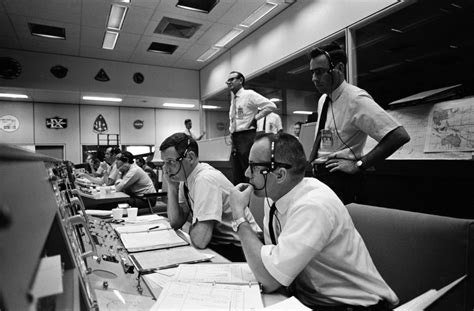 Product Story Lessons From The Apollo Space Program To Build Great