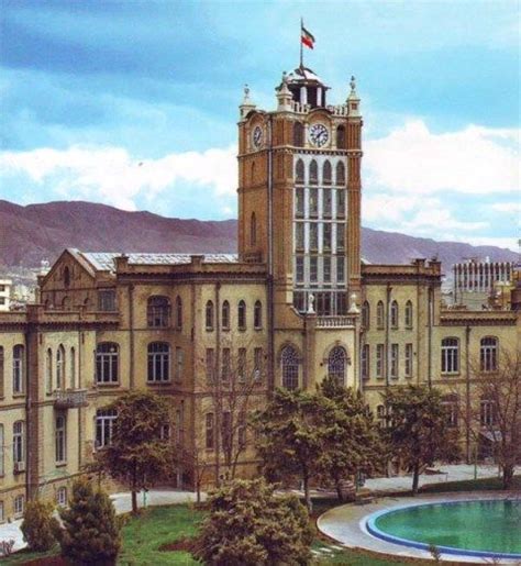 کاخ شهرداری تبریز یکی از بناهای زیبا، مستحکم و دیدنی شهر تبریز است که