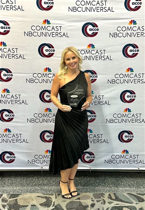 Jessica Hahn Wins Sales Award Blount Chamber