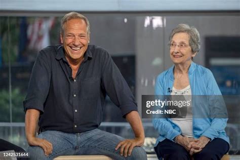 1 094 Mike Rowe Photos And High Res Pictures Getty Images
