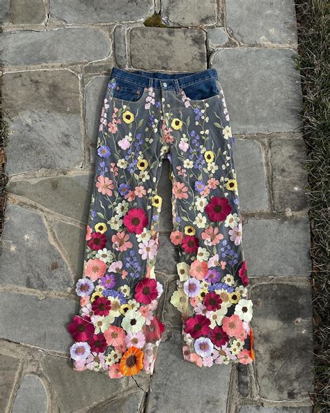 Pin By Cristian Mauricio Mosquera Per On Dibujar Flower Pants
