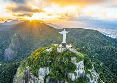 Christ The Redeemer Statue Worth A Visit Travelperi