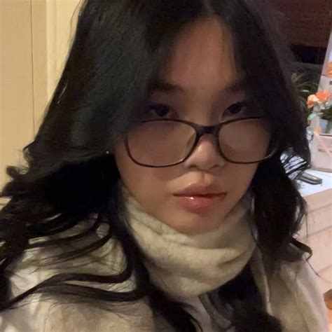 Mia Mbui • Threads Say More