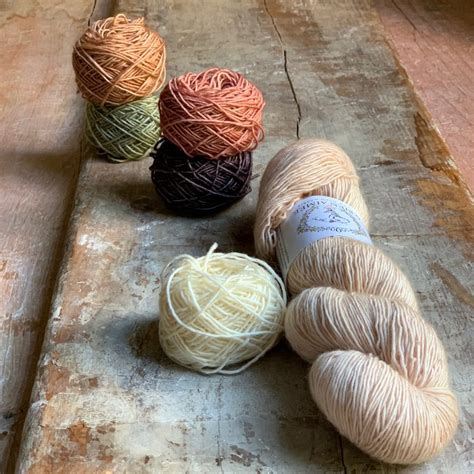 Tiny Tassels For Winter Loopknitlounge