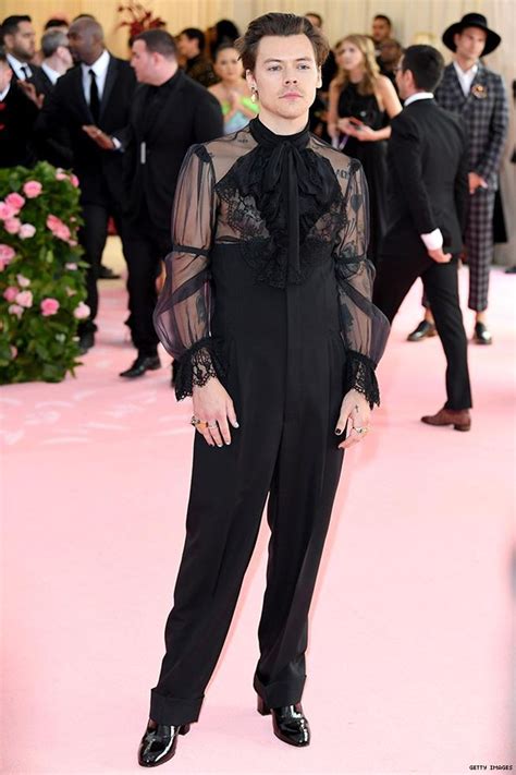 18 Met Gala Looks That Can Punch Me In The Face