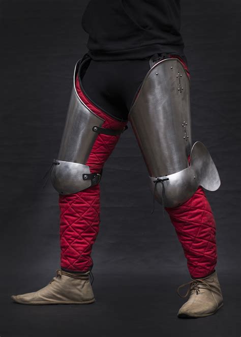 Steel Cuisses With The Knees