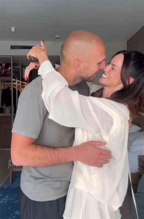 Danijela Dimitrovska I Jevrem Kosnić Kupili Stan Na Primorju Hello