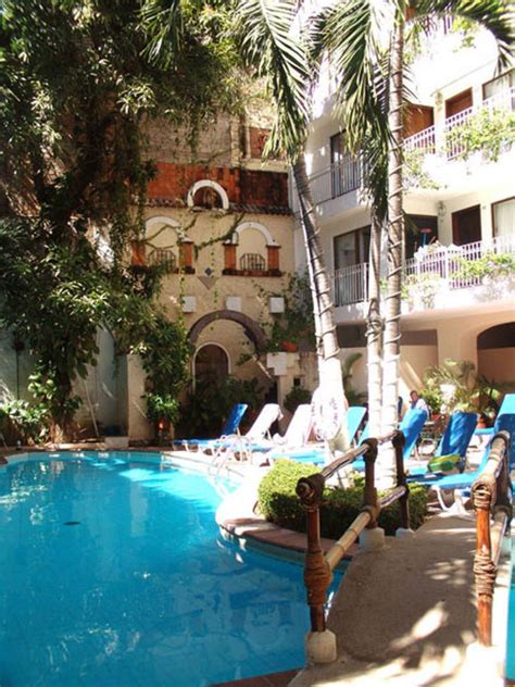 Los Arcos Suites