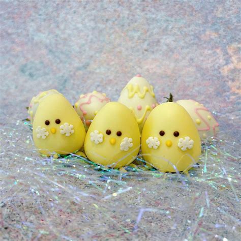 Easter T Chicky Dozen Chocolate Coated Strawberry Fruit T Box Tr Singapores