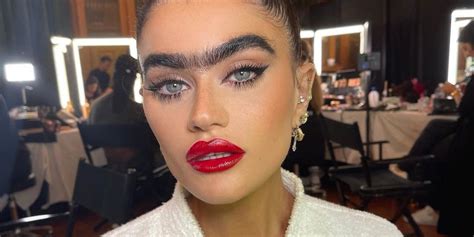 Gntm Η Σοφία Χατζηπαντελή κορόιδεψε δημόσια τη νέα δασκάλα του ριάλιτι Mary Vitinaros