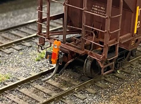 Macrail 901u Modern Eot End Of Train Device V2 0 Universal Fit 3 Pack Orange Ho Scale