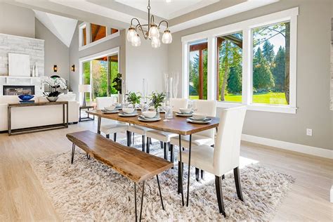 Rug Under Dining Room Table