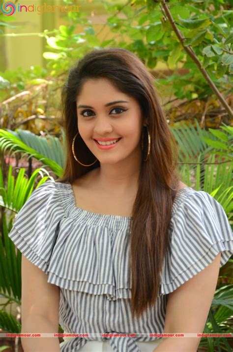 Surabhi Actress Photo Image Pics And Stills 444222