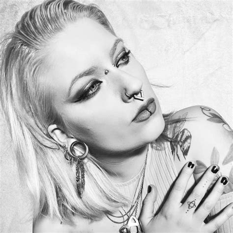 Seraina Telli Releases Her Brand New Single